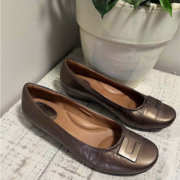 Clarks | Shoes | Clarks Artisan Ladies 8m Concert Choir Bronze Metallic ...